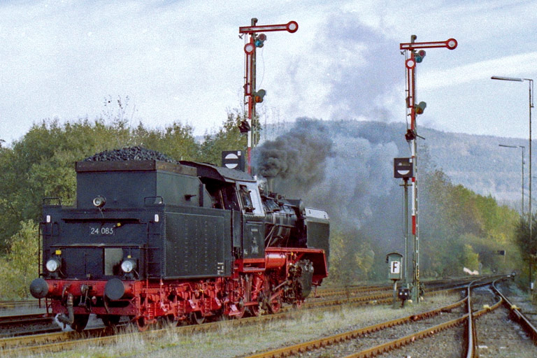 24 083